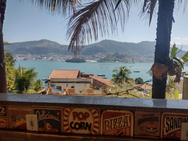 Casa em Angra com vista para o mar