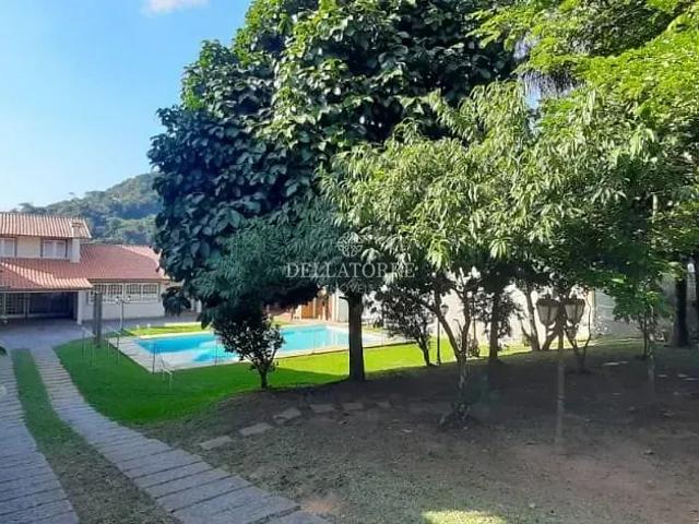Casa em Araras, Teresópolis/RJ de 200m² 3 quartos à venda por R$ 1.200.000,00 ou para locação R$ 6.500,00/mes