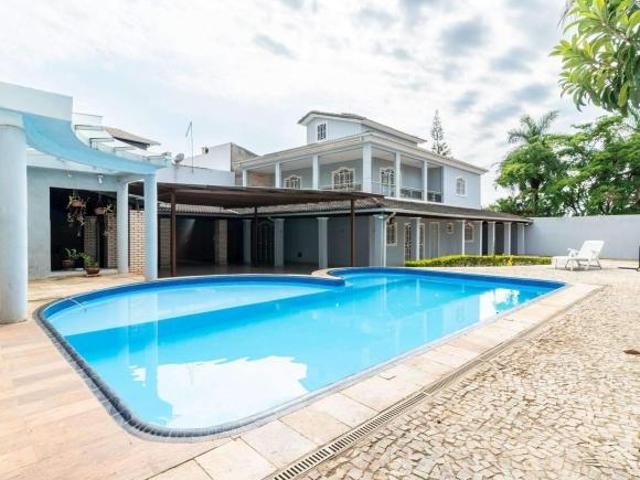CASA EM ARNIQUEIRAS COM 4 QUARTOS, LOTE 800 M² QD 04 SUÍTE MASTER, PISCINA, ÁTREA DE LAZER AC
