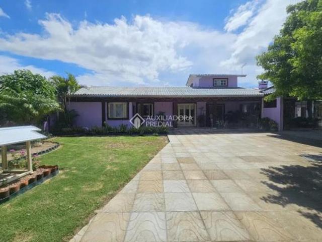 Casa em Arroio do Sal 4 quartos e 4 vagas