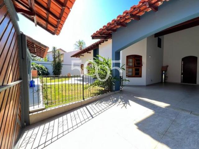 Casa em bairro à venda no Bairro Alto da Palmeiras em Itu, com 353m² de área construída em um terren