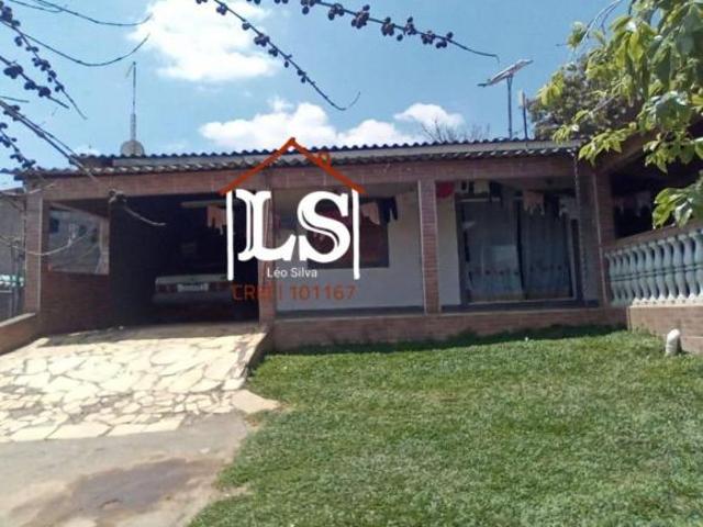 Casa em Bairro a 6 km do centro de Ibiúna
