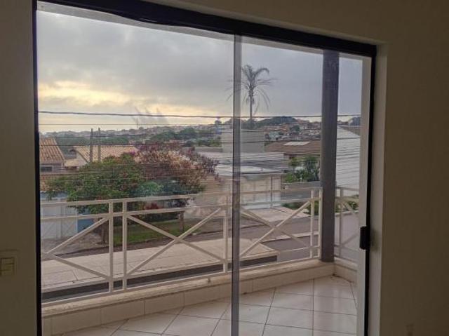 CASA EM BAIRRO PLANEJADO