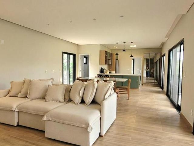 Casa em bairros do Carmo Canguera, São Roque/SP de 180m² 3 quartos à venda por R$ 1.800.000,00