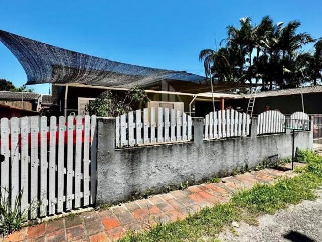 Casa em Balneário Brejatuba Guaratuba, PR