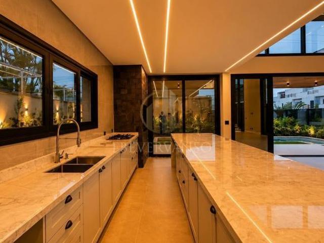 Casa em Balneário Eliana, Guaratuba | 4 Suítes, 509m²