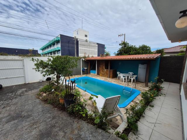 Casa em Balneário, Florianópolis/SC de 144m² 4 quartos para locação R$ 12.000,00/mes