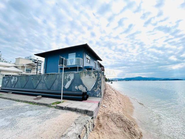 Casa em Balneário, Florianópolis/SC de 320m² 4 quartos à venda por R$ 3.699.000,00