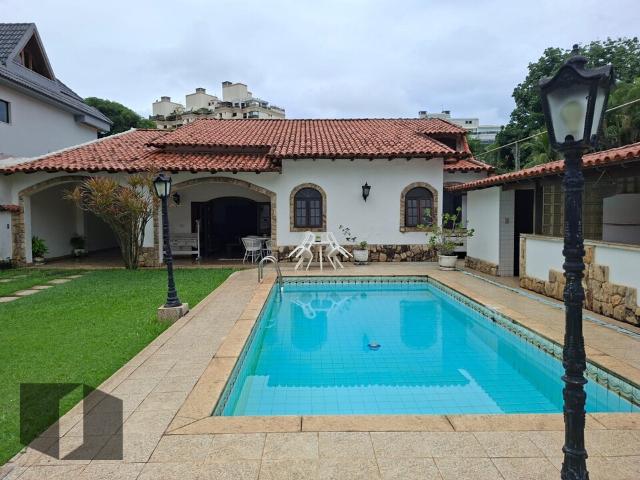 Casa em Barra da Tijuca, Rio de Janeiro/RJ de 325m² 4 quartos à venda por R$ 5.499.900,00