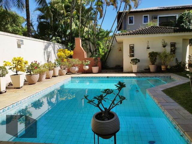 Casa em Barra da Tijuca, Rio de Janeiro/RJ de 574m² 5 quartos à venda por R$ 4.499.000,00