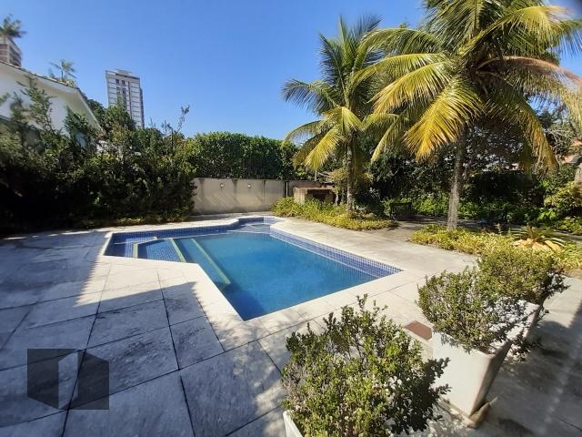 Casa em Barra da Tijuca, Rio de Janeiro/RJ de 739m² 4 quartos à venda por R$ 4.999.000,00