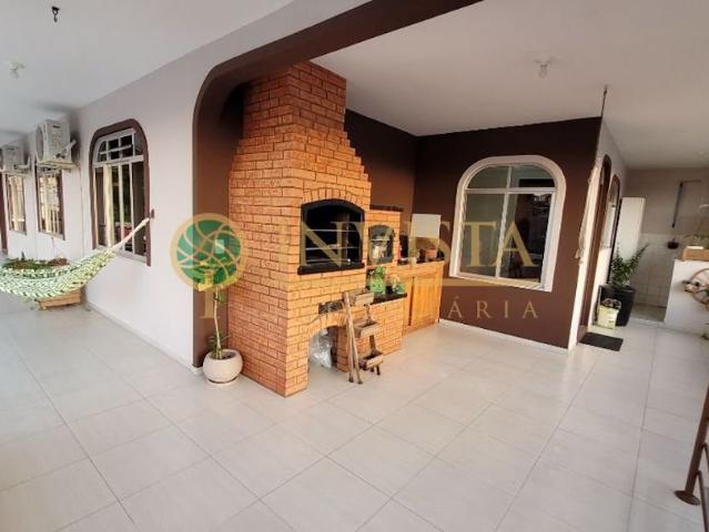 Casa em Barreiros, São José/SC de 500m² 3 quartos para locação R$ 7.800,00/mes