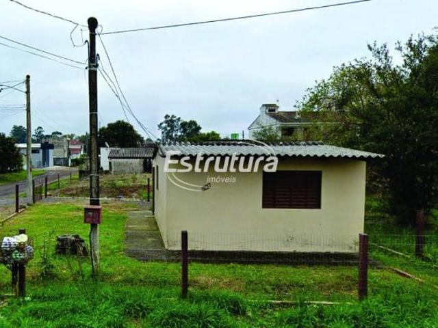 Casa em belo terreno no Parque Dom Antônio Reis