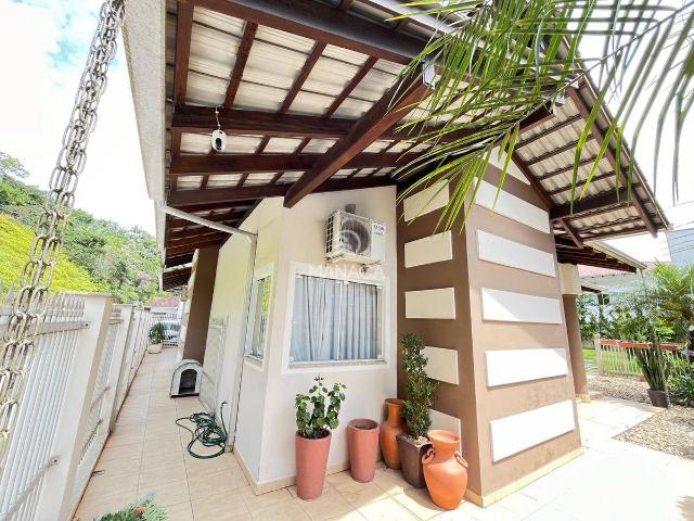 Casa em Bela Vista, Gaspar/SC de 242m² 3 quartos à venda por R$ 1.599.900,00