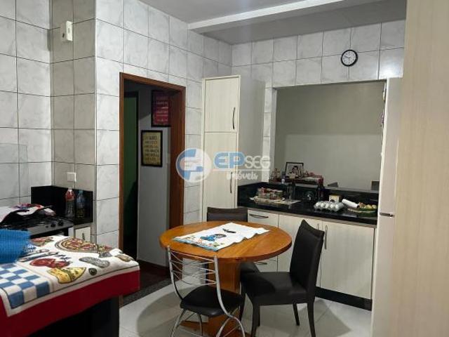 Casa em Boa Vista, Londrina/PR de 321m² 5 quartos à venda por R$ 700.000,00
