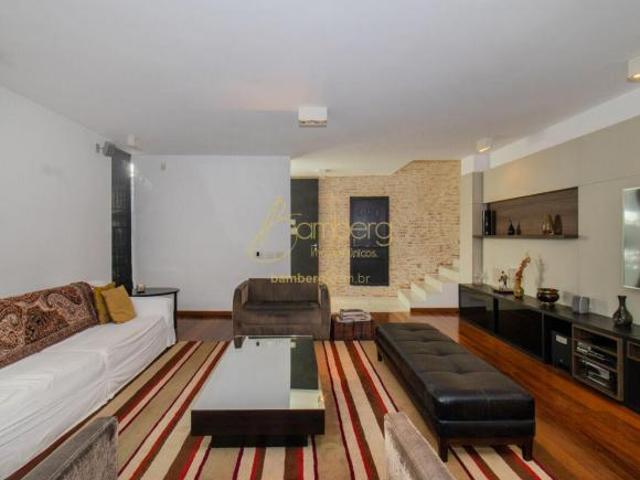 Casa em bolsão com muita segurança e tranquilidade
