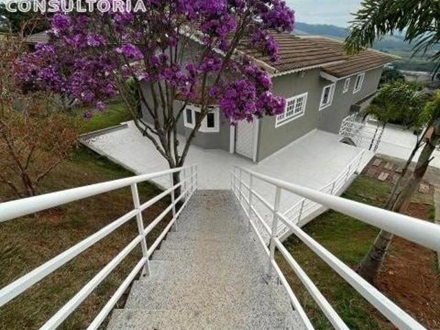 Casa em Bom Jesus dos Perdões no Condomínio Country Felix
