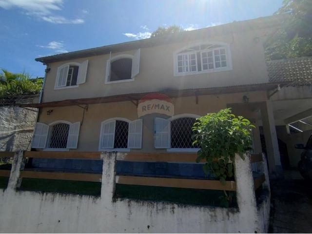 Casa em Bom Retiro, Teresópolis/RJ de 350m² 4 quartos à venda por R$ 749.900,00