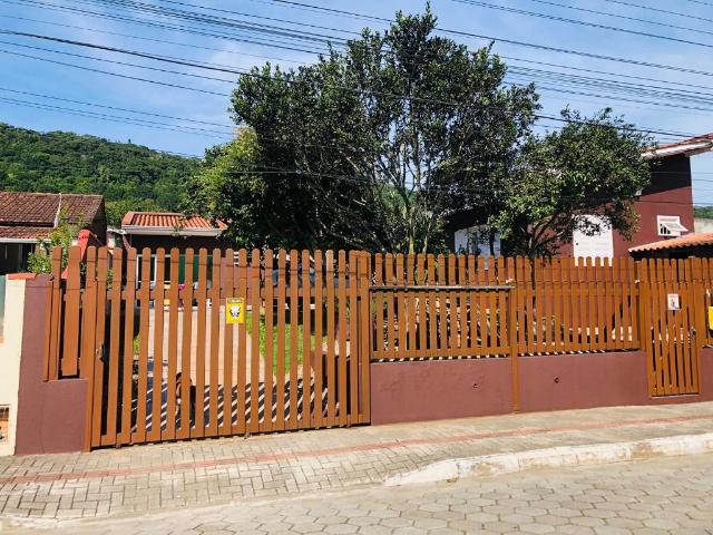 Casa em, Bombinhas/SC de 122m² 2 quartos à venda por R$ 849.000,00