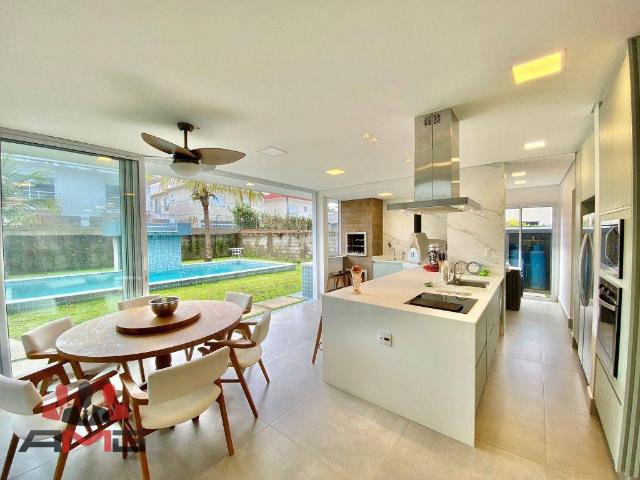 Casa em Bouganville, Bertioga/SP de 267m² 4 quartos à venda por R$ 2.999.900,00