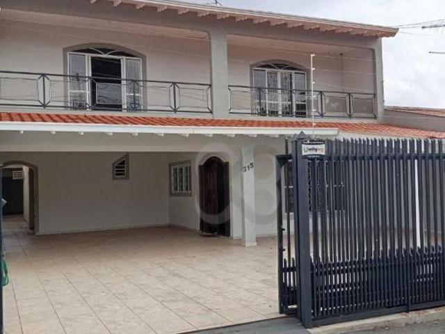 Casa em Brasília, Londrina/PR de 330m² 5 quartos à venda por R$ 845.000,00