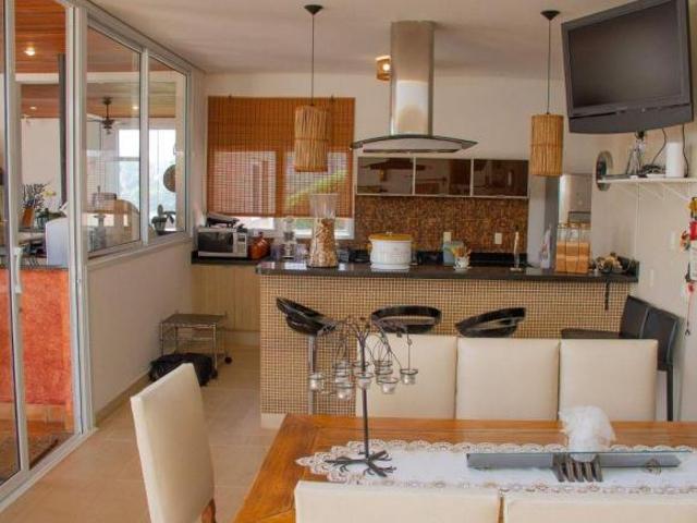 Casa Em Curitiba 4 Quartos 5 Banheiros 4 Vagas