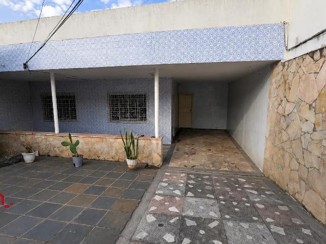 Casa em Caiçaras, Belo Horizonte/MG de 280m² 4 quartos para locação R$ 3.600,00/mes