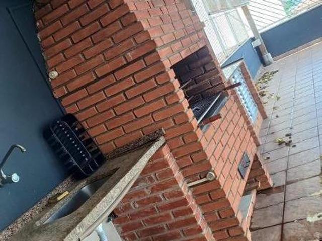 Casa em Cambuci com 190m²