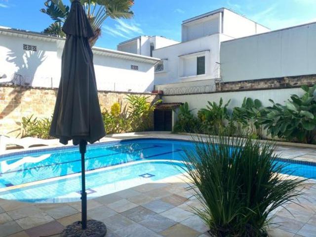 Casa em Camburizinho 4 dormitórios 178 m2
