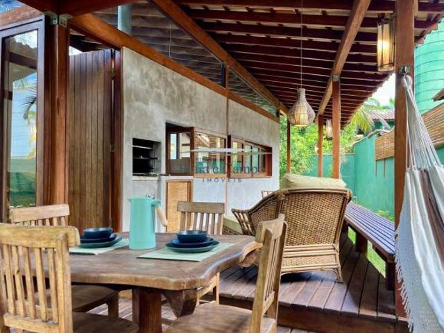 Casa em Camburizinho a 150m da praia com amplo quintal