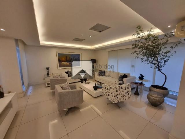 Casa em Camboinhas, Niterói/RJ de 550m² 5 quartos à venda por R$ 3.949.000,00