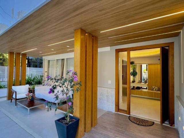 Casa em Camboinhas, Niterói/RJ de 500m² 3 quartos à venda por R$ 4.499.000,00