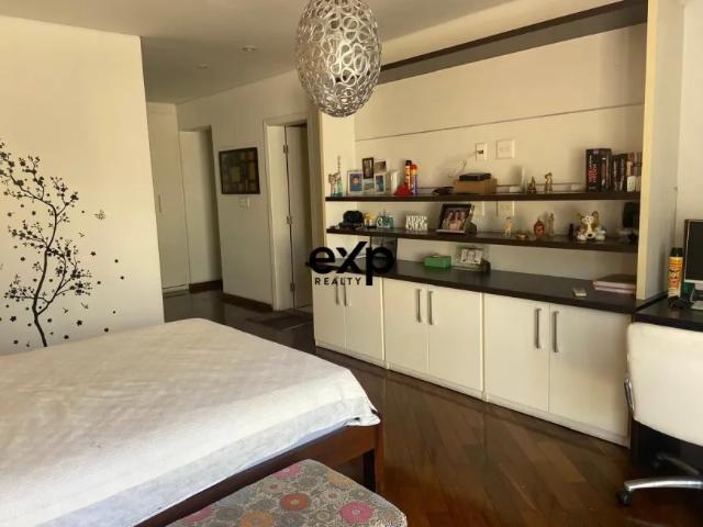 Casa em Campo Belo com 682m², 3 Suítes, piscina