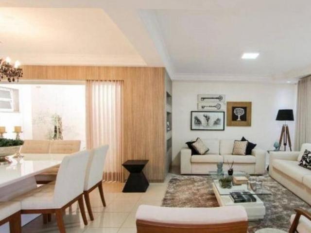 Casa em Campo Belo, Londrina/PR de 393m² 4 quartos à venda por R$ 2.650.000,00