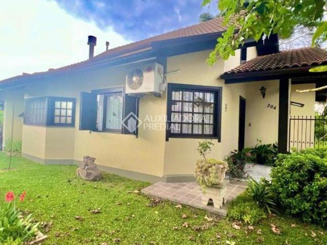 CASA EM CANELA VILA SUZANA