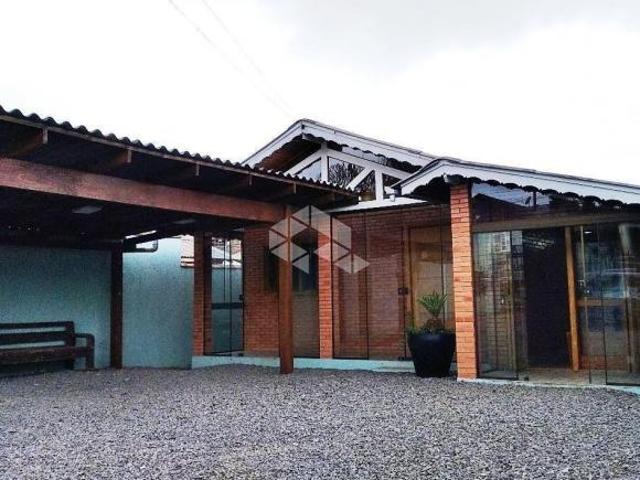 Casa em Canela com amplo terreno