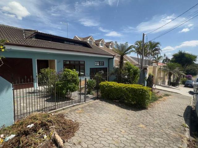 Casa em Capão Raso, Curitiba/PR de 254m² 6 quartos à venda por R$ 869.000,00