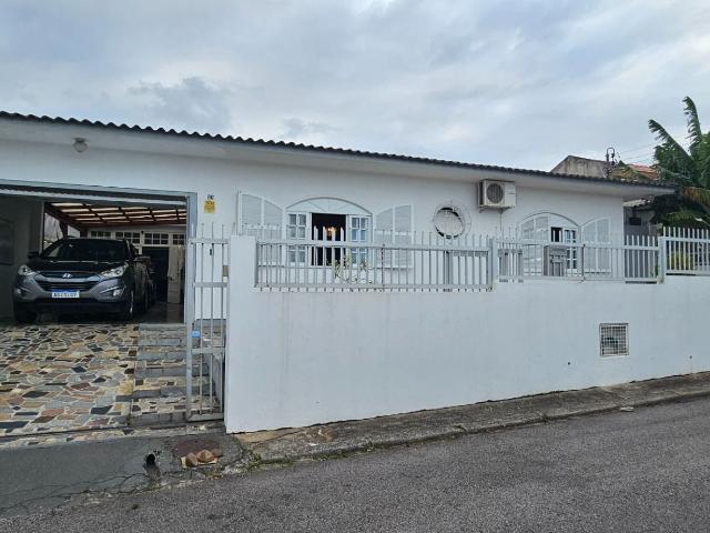 Casa em Capoeiras, Florianópolis/SC de 200m² 4 quartos à venda por R$ 979.900,00
