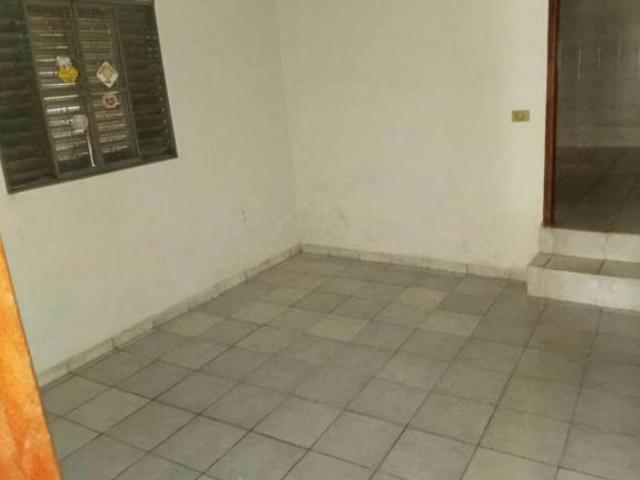 CASA EM CARAPICUIBA
