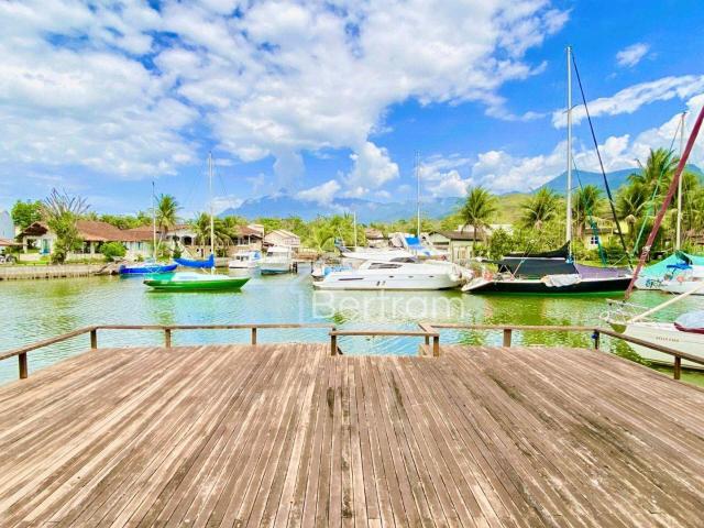 Casa em Centro, Angra dos Reis/RJ de 252m² 4 quartos à venda por R$ 4.500.000,00 ou para locação R$ 3.500,00/dia