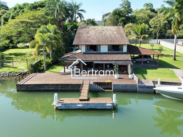 Casa em Centro, Angra dos Reis/RJ de 550m² 6 quartos à venda por R$ 4.500.000,00 ou para locação R$ 25.000,00/mes