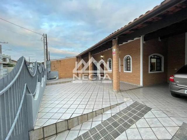 Casa em Centro, Caraguatatuba/SP de 212m² 4 quartos à venda por R$ 1.399.999,00