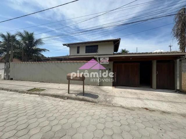 Casa em Centro, Caraguatatuba/SP de 297m² 2 quartos à venda por R$ 849.900,00