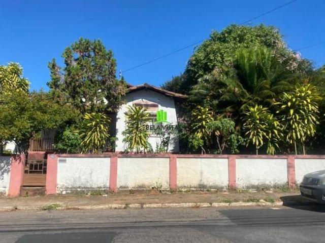 Casa em Centro com 150.00 m², 3 quarto s, 4 vaga s