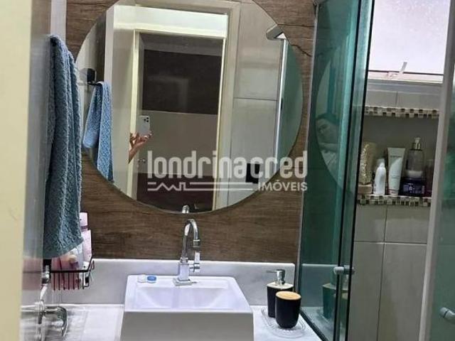 Casa em Centro, Londrina/PR de 74m² 2 quartos à venda por R$ 296.000,00