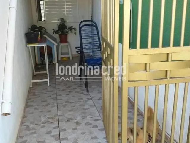 Casa em Centro, Londrina/PR de 80m² 3 quartos à venda por R$ 216.000,00