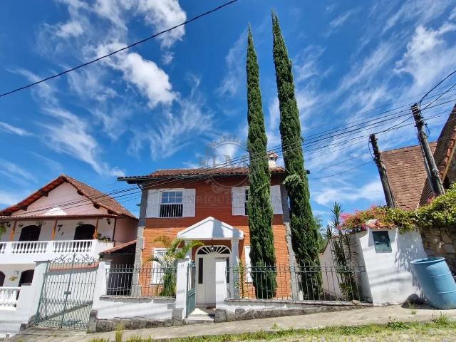 Casa em Centro, Petrópolis/RJ de 356m² 5 quartos à venda por R$ 1.289.000,00