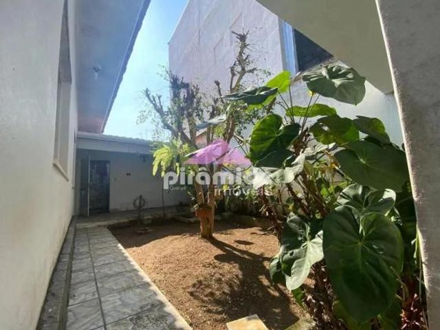 Casa em Centro, São José dos Campos/SP de 275m² 4 quartos à venda por R$ 1.450.000,00