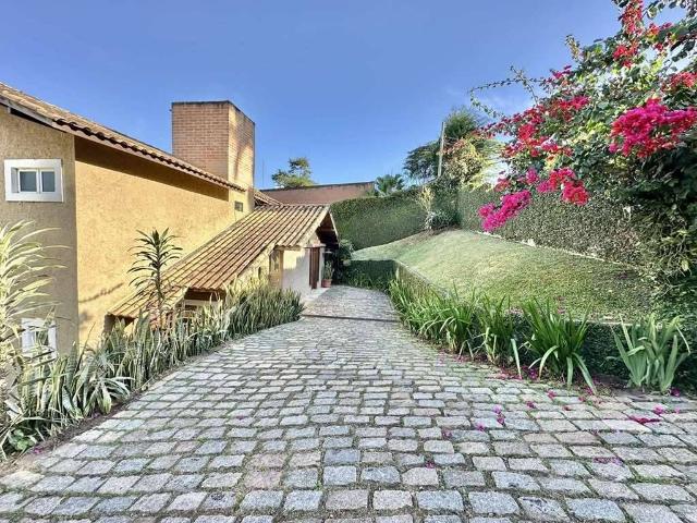 Casa em Chácara dos Lagos, Carapicuíba/SP de 355m² 3 quartos à venda por R$ 2.249.000,00 ou para locação R$ 16.000,00/mes