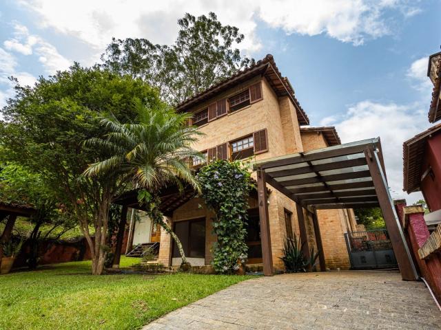 Casa em Chácara dos Lagos, Carapicuíba/SP de 350m² 4 quartos à venda por R$ 2.099.900,00